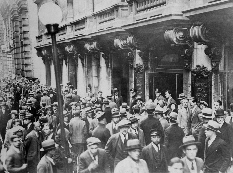 Photos From The Stock Market Crash On Black Thursday, 1929