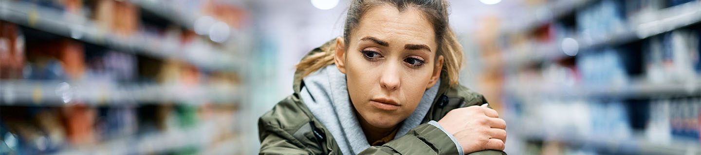 10 Signs You're Broke - MoneyMade