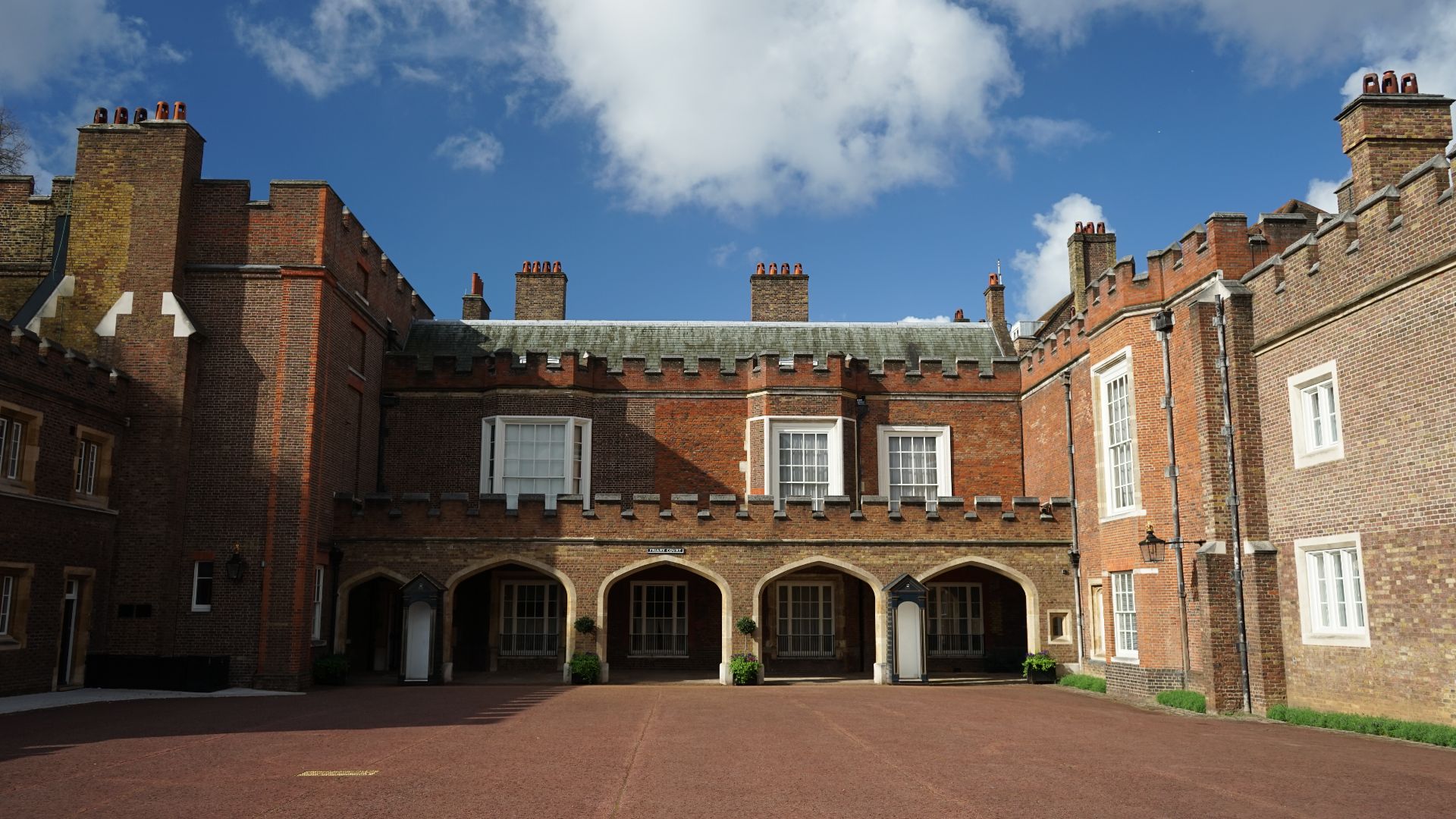 British Royals Stayed In These 44 Homes Once Or Twice, And So Did History