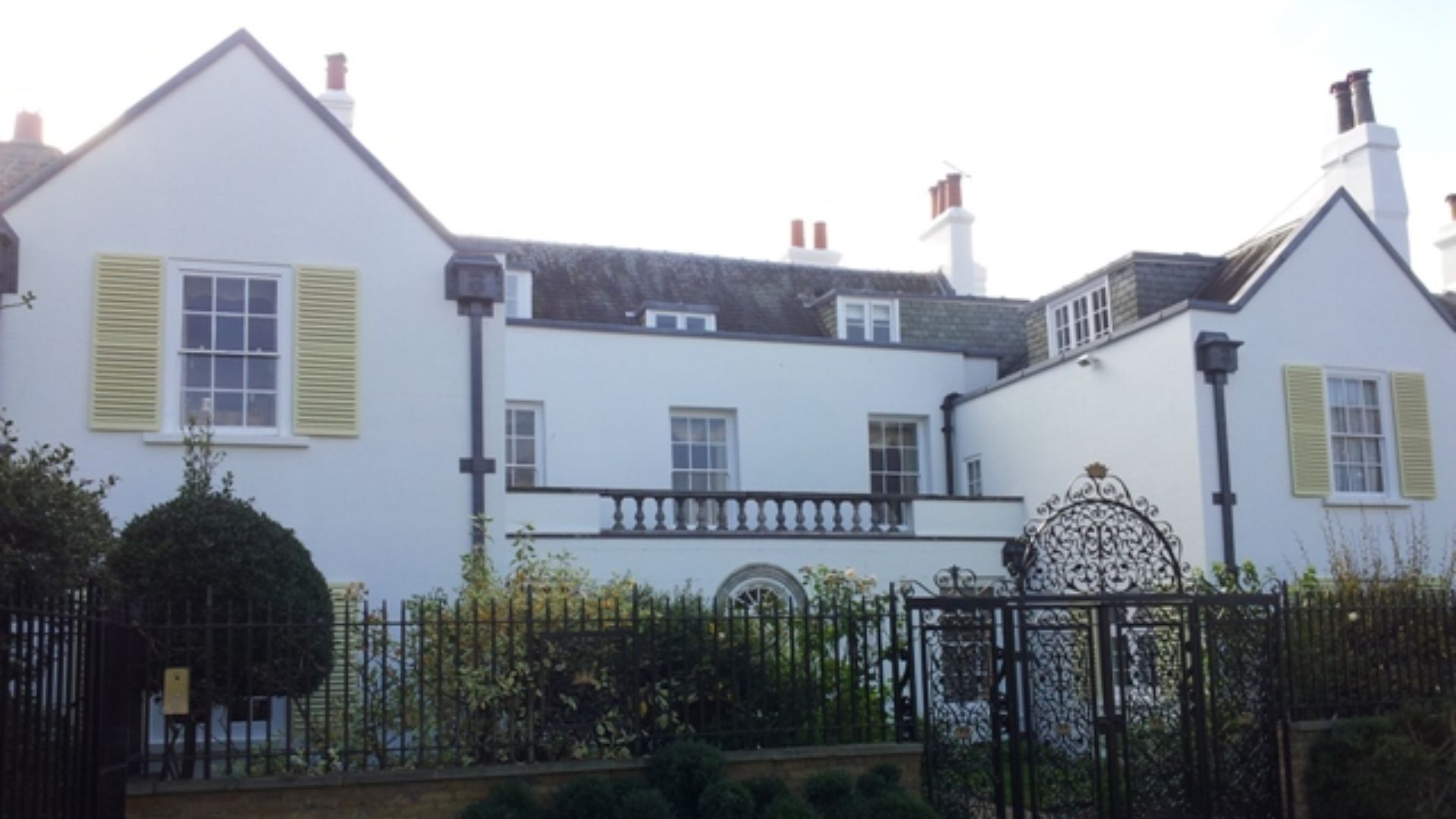 British Royals Stayed In These 44 Homes Once Or Twice, And So Did History