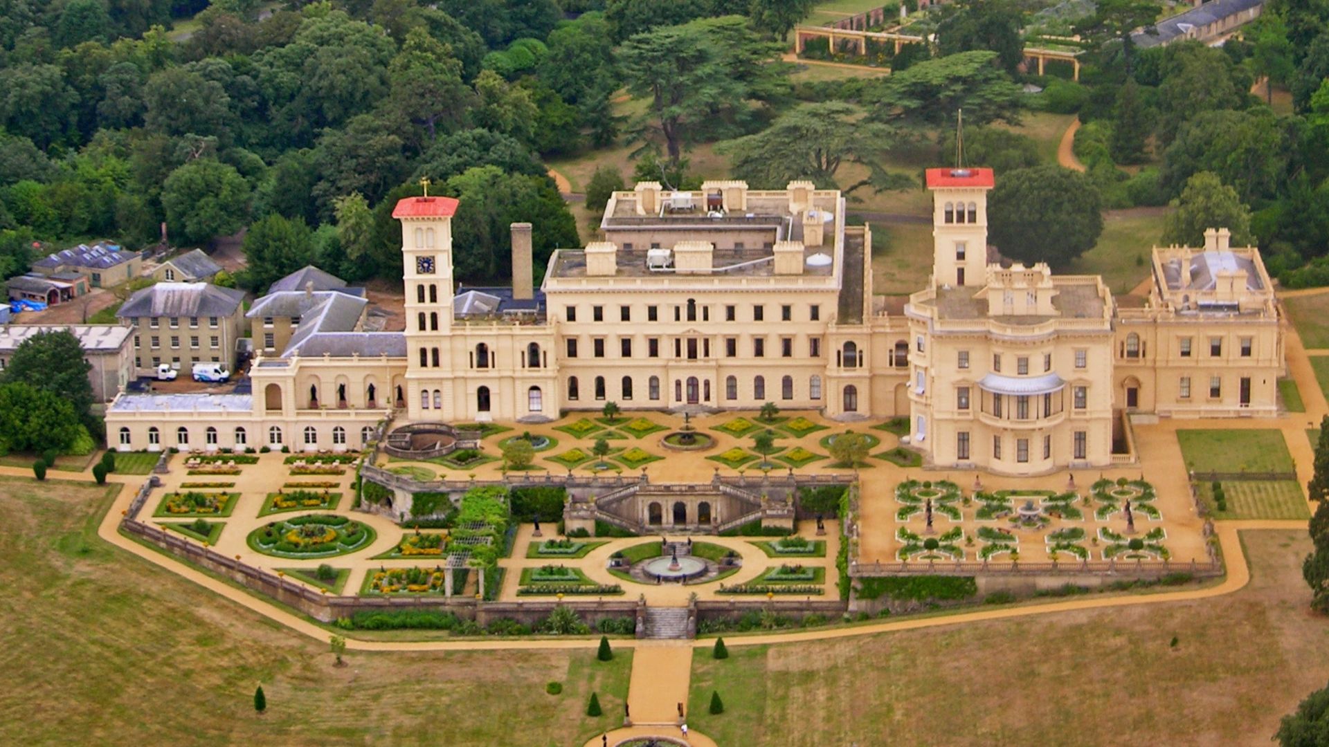 British Royals Stayed In These 44 Homes Once Or Twice, And So Did History