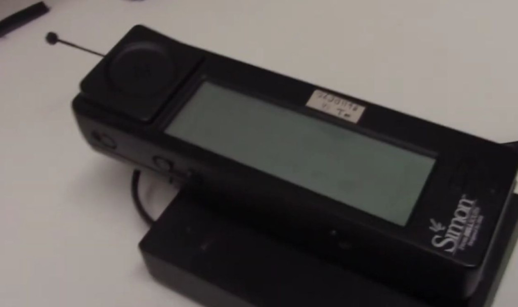 25 Vintage Cell Phones That Time Has Turned Into Hot Collectibles
