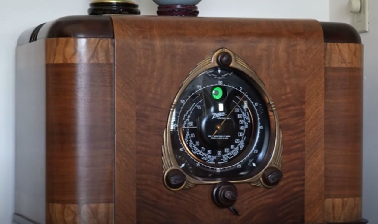 Old Radios That Are Now Hot Collector's Items