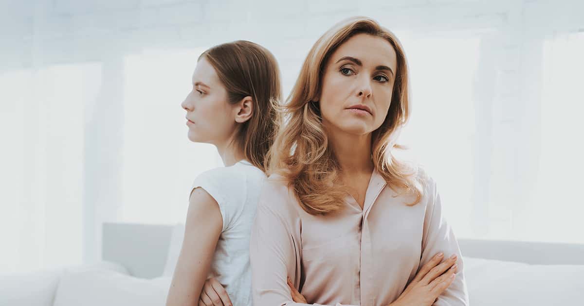 Mortified Children Share The Most Embarrassing Things Their Parents ...